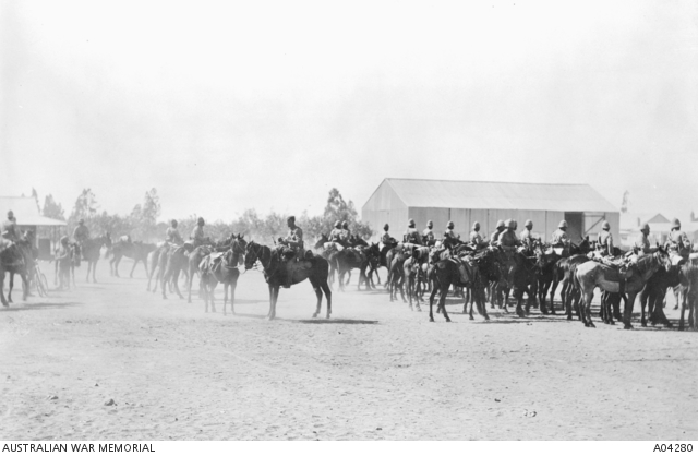Members of the NSW Citizens Bushmen's Contingent mounted on their ...