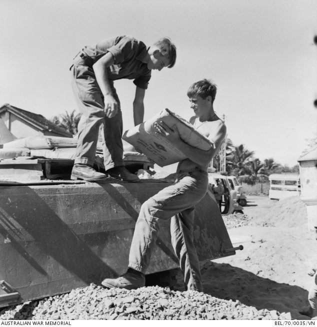 Long Dien, South Vietnam. 1970-01. Sapper Geoff Thomas of West ...