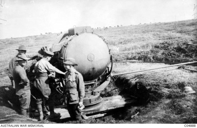 A German searchlight captured near Herbecourt. | Australian War Memorial