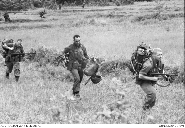 Three diggers of the 6th Battalion, The Royal Australian Regiment (6RAR ...