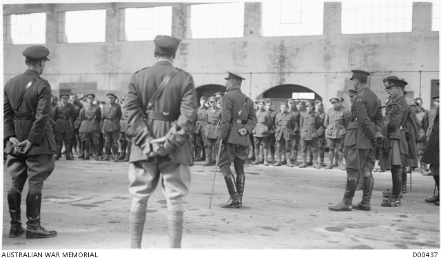 General Sir William Riddell Birdwood (centre) addressing officers ...