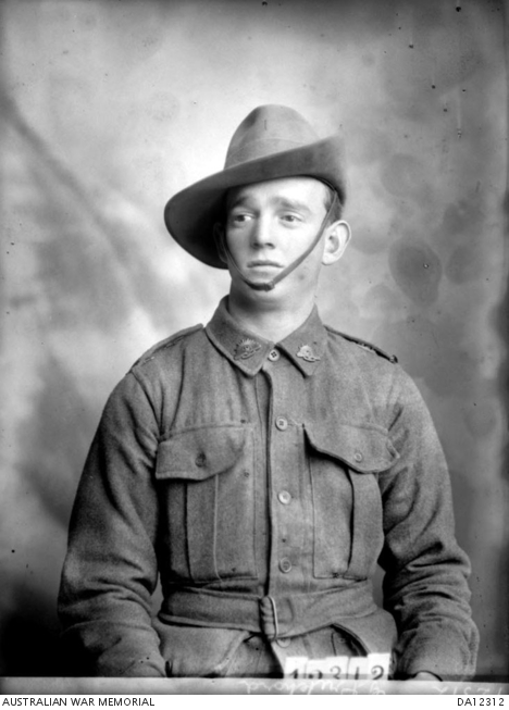 Darge Photographic Company collection of negatives | Australian War ...