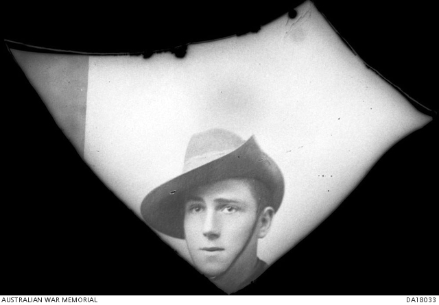 Darge Photographic Company collection of negatives | Australian War ...