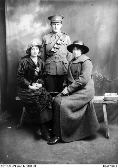 Darge Photographic Company collection of negatives | Australian War ...