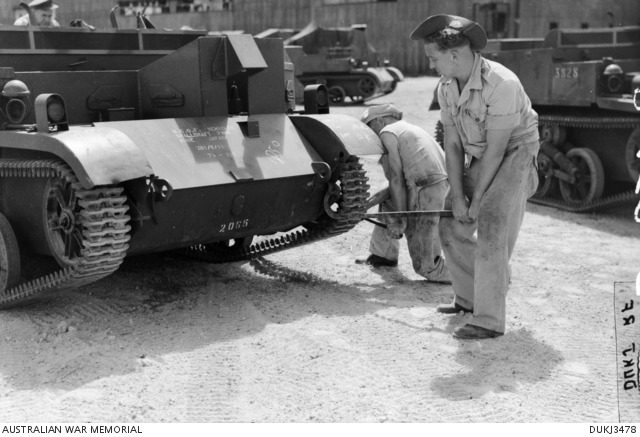 Royal Australian Electrical and Mechanical Engineers (RAEME) personnel ...