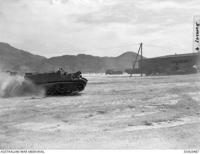 Royal Australian Electrical and Mechanical Engineers (RAEME) personnel ...