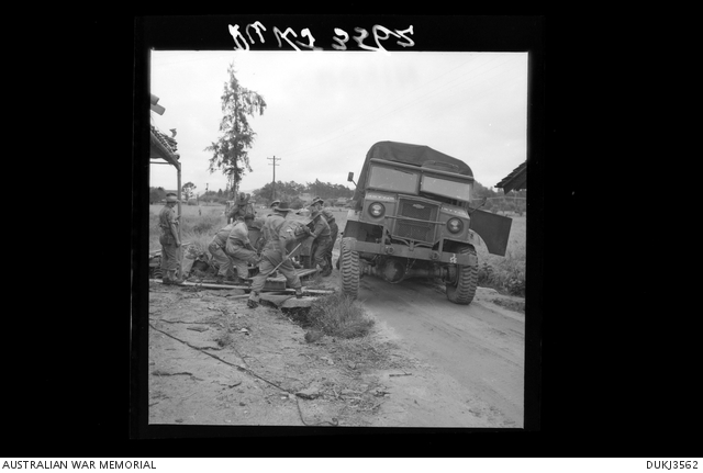 Troops of the 3rd Battalion, The Royal Australian Regiment (3RAR ...