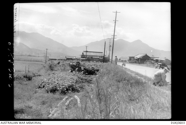 Australian soldiers with the British Commonwealth Occupation Force ...
