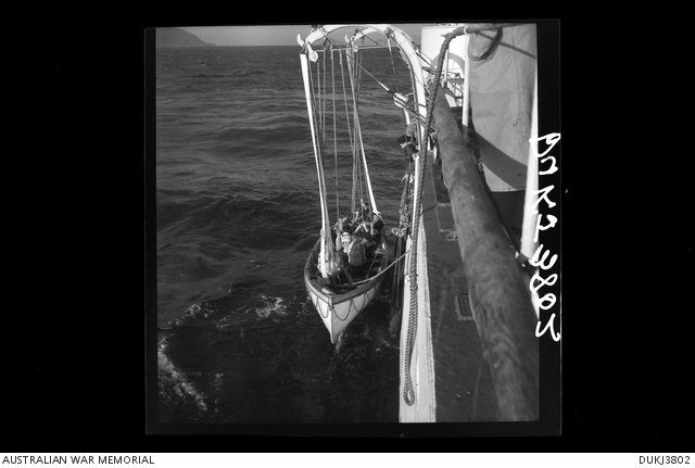 The crew of the RAN destroyer HMAS Bataan, participate in training ...