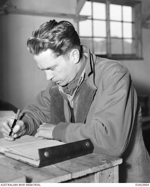 Portrait of O11412 Warrant Officer William Stapylton (Bill) Michelson ...