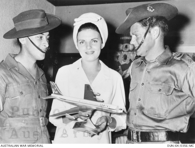 Private (Pte) Michael Stenning (left), of Warranwood, Vic and Pte ...