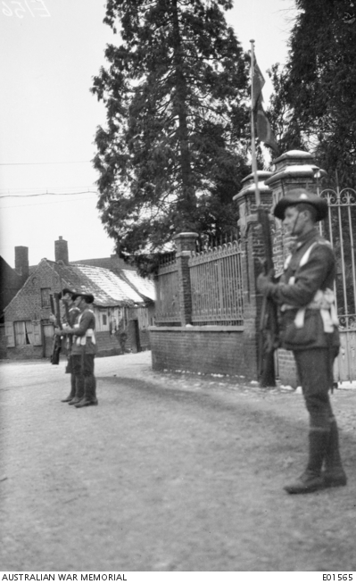 The Guard from the 26th Battalion presenting arms at the 1st Anzac ...