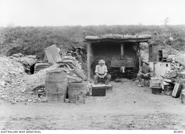 Australian 'cookers' up near the front line supplying men with a hot ...