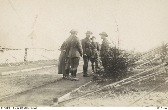 General William Riddell Birdwood visiting No 3 Australian General ...