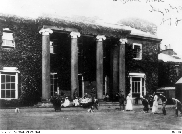 Recreational activities for convalescing Australian soldiers being ...