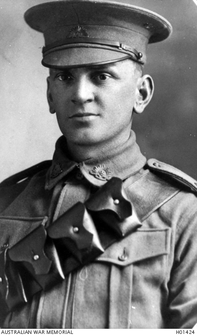 Studio portrait of 9521 Driver George Edward Richards, 4th Division ...