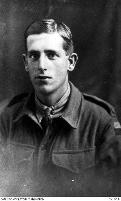 Studio portrait of 3857 Private (Pte) Alexander Robert Larter, 21st ...