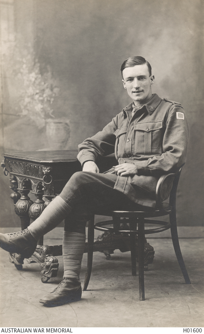 Studio portrait of 3561 Private (Pte) Phillip Owens, 5th Pioneer ...