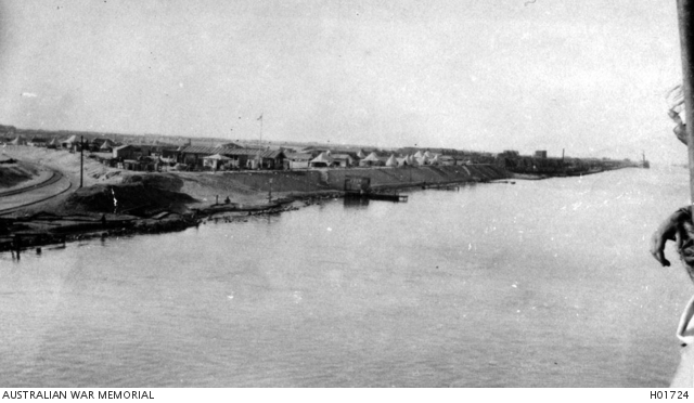 KANTARA, EGYPT. 1919. ARMY CAMP AND SUPPORTING RAILWAY ON THE BANK OF ...
