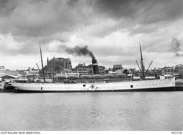 SYDNEY, NSW. C. 1914. HOSPITAL SHIP KYARRA BERTHED AT CIRCULAR QUAY ...