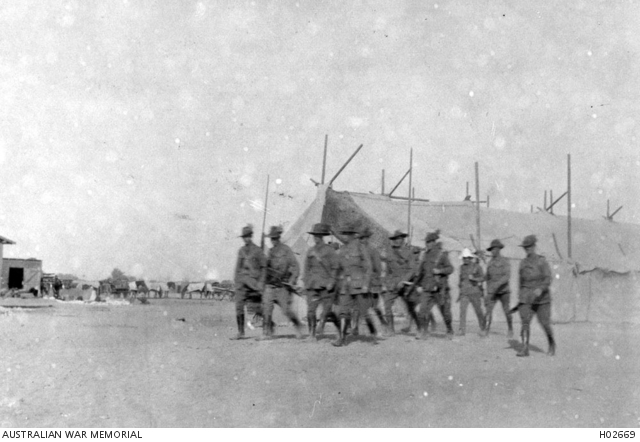 MAADI, EGYPT. 1915. A SECTION OF THE AUSTRALIAN LIGHT HORSE CAMP WITH A ...