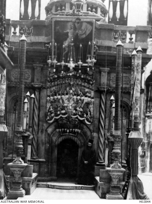 JERUSALEM, PALESTINE. C. 1917. INTERIOR VIEW OF THE CHURCH OF THE HOLY ...