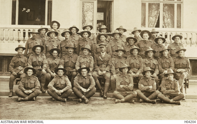 Group portrait of unidentified Australian soldiers. | Australian War ...