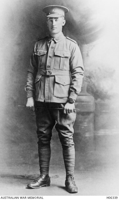Studio portrait of 4566 Private (Pte) Peter McLachlan (also known as ...