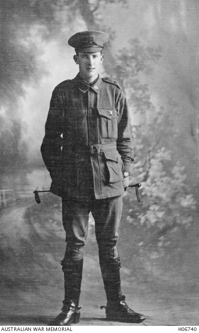 PORTRAIT OF 3061, TROOPER CLAUDE WILLIAM GUYER, 1 LIGHT HORSE REGIMENT ...