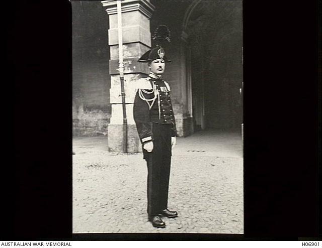 Italy. c. 1917. A major of the Italian Army military police (carabinere ...