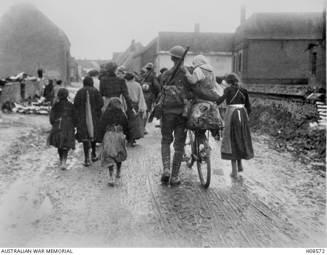 Hindenburg Outpost Line Area, France. C. 1916. British Army troops ...