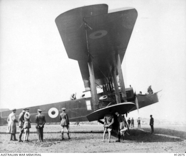 "A ROYAL FLIGHT IN A HUGE AEROPLANE" (BRITISH AIR MINISTRY PHOTO PPG330 ...