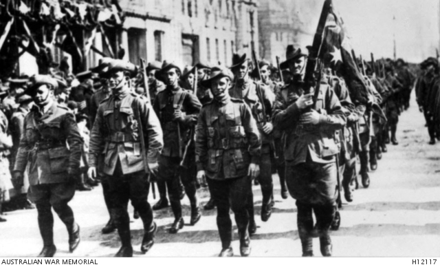 London, England. 3 May 1919. Australian infantry soldiers (AIF) taking ...