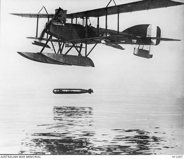 SHORT FLOATPLANE DROPPING A TORPEDO. (IWM Q27453). | Australian War ...