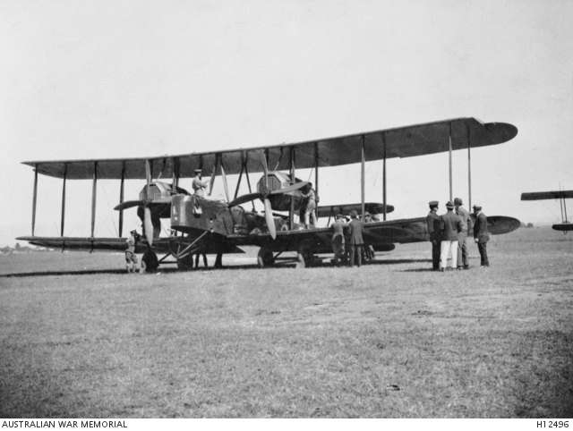 THE VICKERS VIMY IN WHICH SIR ROSS MACPHERSON SMITH AND SIR KEITH SMITH ...