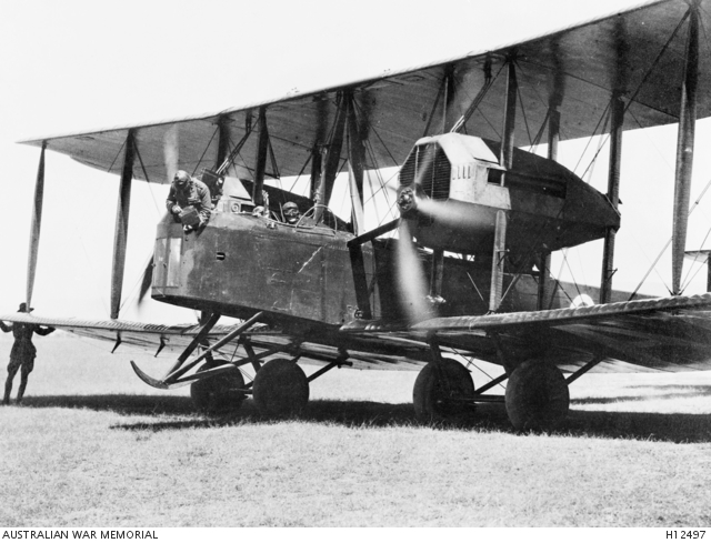 THE VICKERS VIMY IN WHICH SIR ROSS MACPHERSON SMITH AND SIR KEITH SMITH ...