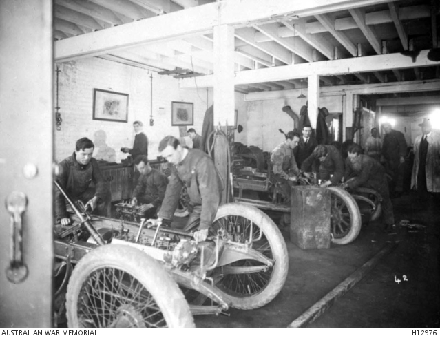 Melbourne, Victoria. Returned soldiers from WW1 receiving instruction ...