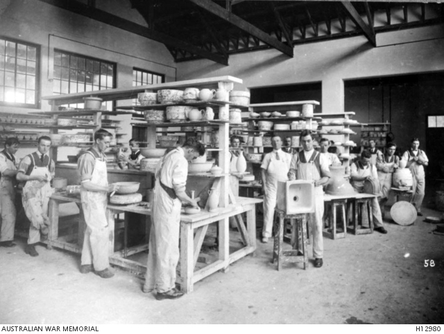 Melbourne, Victoria. Returned soldiers from WW1 being taught pottery at ...