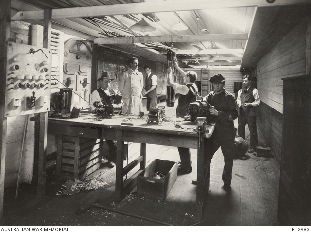 Melbourne, Victoria. Returned soldiers from WW1 being taught electric ...