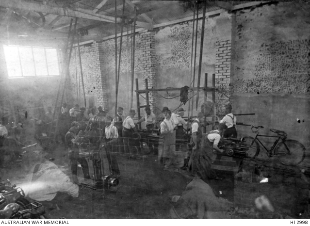 Parkside, South Australia. Returned soldiers from WW1 under training in ...