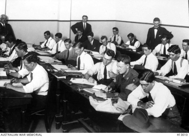 Queensland. Returned WW1 soldiers studying in a commercial class at a ...