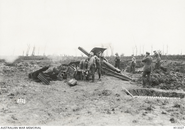 A German Army 15cm Lange schwere Feldhaubitze 13/02 howitzer firing in ...