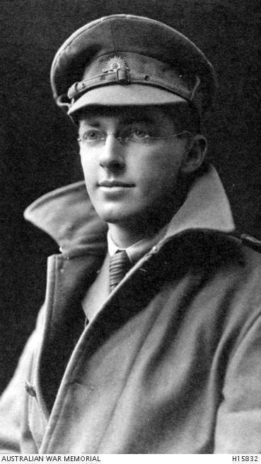 Portrait of Lieutenant P.C. Thompson of the 12th Battalion, AIF. (Donor ...