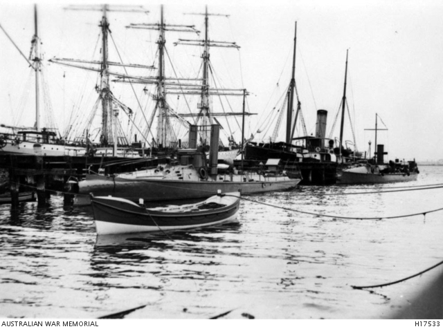MELBOURNE, VIC. C. 1900. TORPEDO BOATS CHILDERS (CENTRE) AND COUNTESS ...