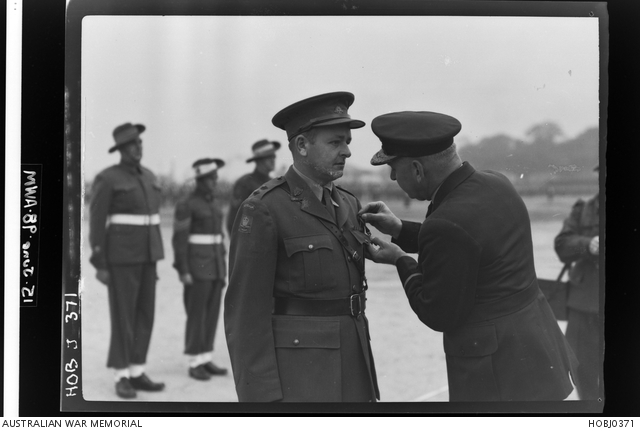 An unidentified Australian Lieutenant (Lt) from a British Commonwealth ...