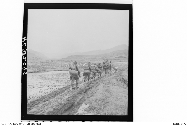 Members of the 3rd Battalion, The Royal Australian Regiment (3RAR ...