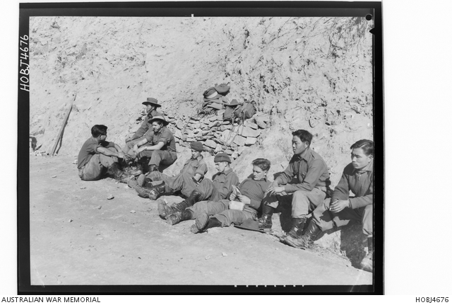 Members of D Company, 2nd Battalion, The Royal Australian Regiment ...