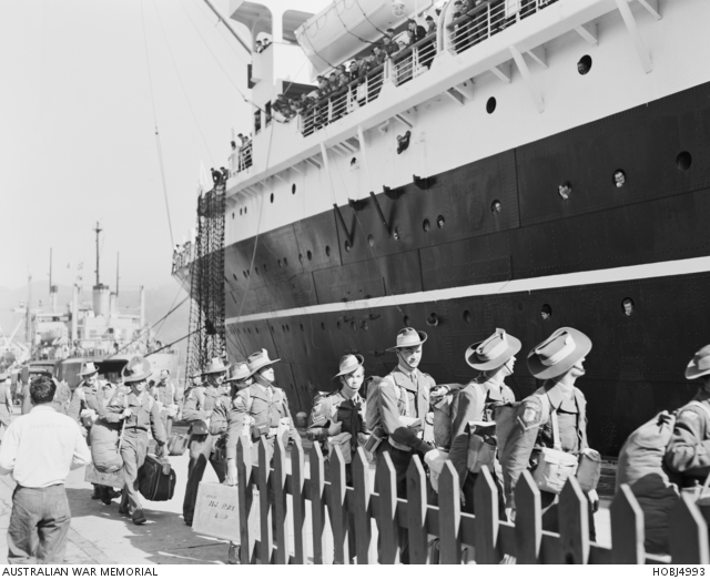 Members of the 2nd Battalion, The Royal Australian Regiment (2RAR ...