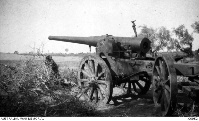 Long Turkish Naval gun captured at Gaza. | Australian War Memorial