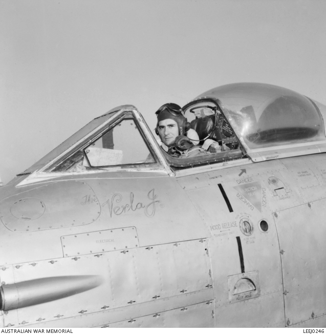 O51083 Flight Sergeant (Flt Sgt) William (Bill) Middlemiss, 77 Squadron ...